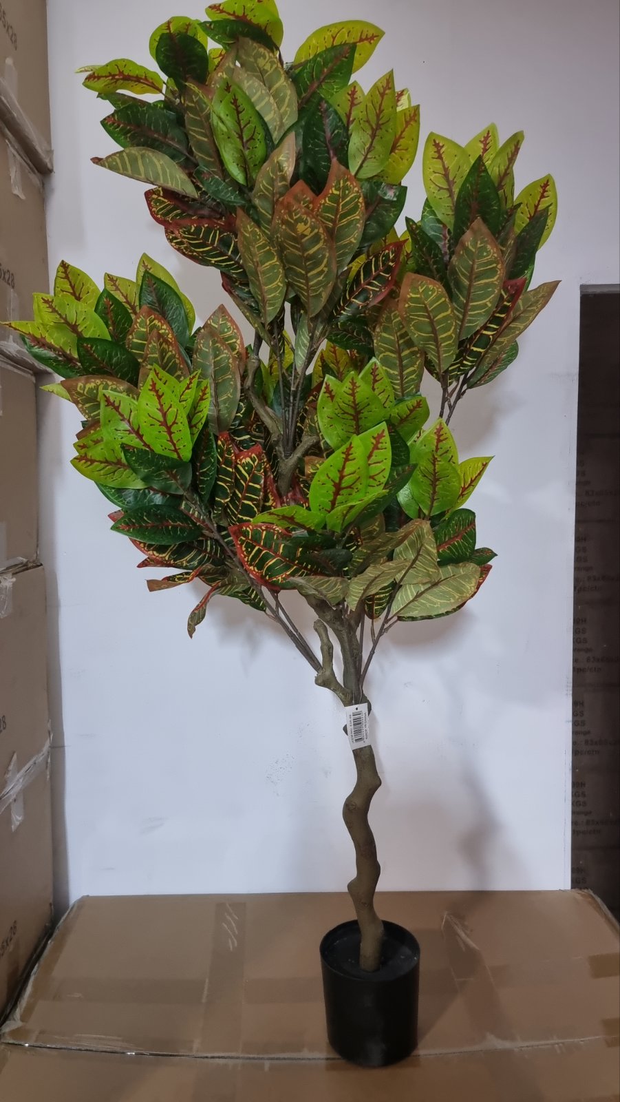 E25-06 PLASTIC TREE – WESTORE